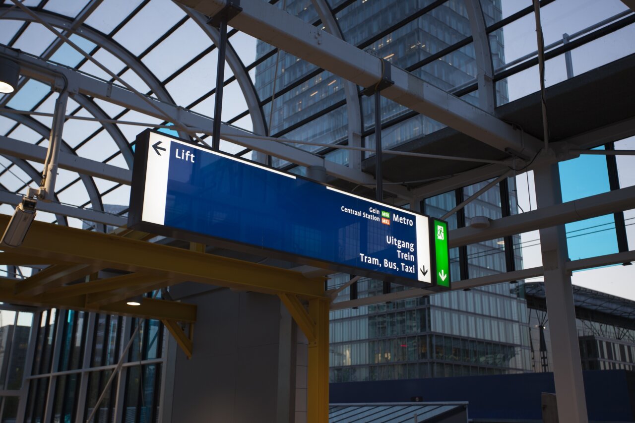 Wayfinding Metro Stations Amsterdam - Van Beem & Van Haagen